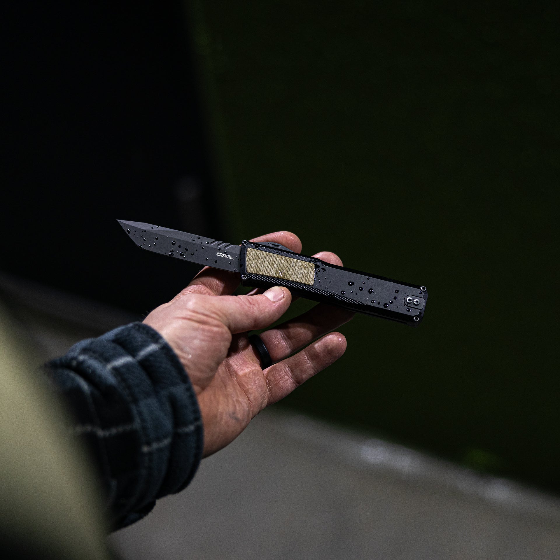 Axial: Shop Knives & Everyday Carry Gear – Axial